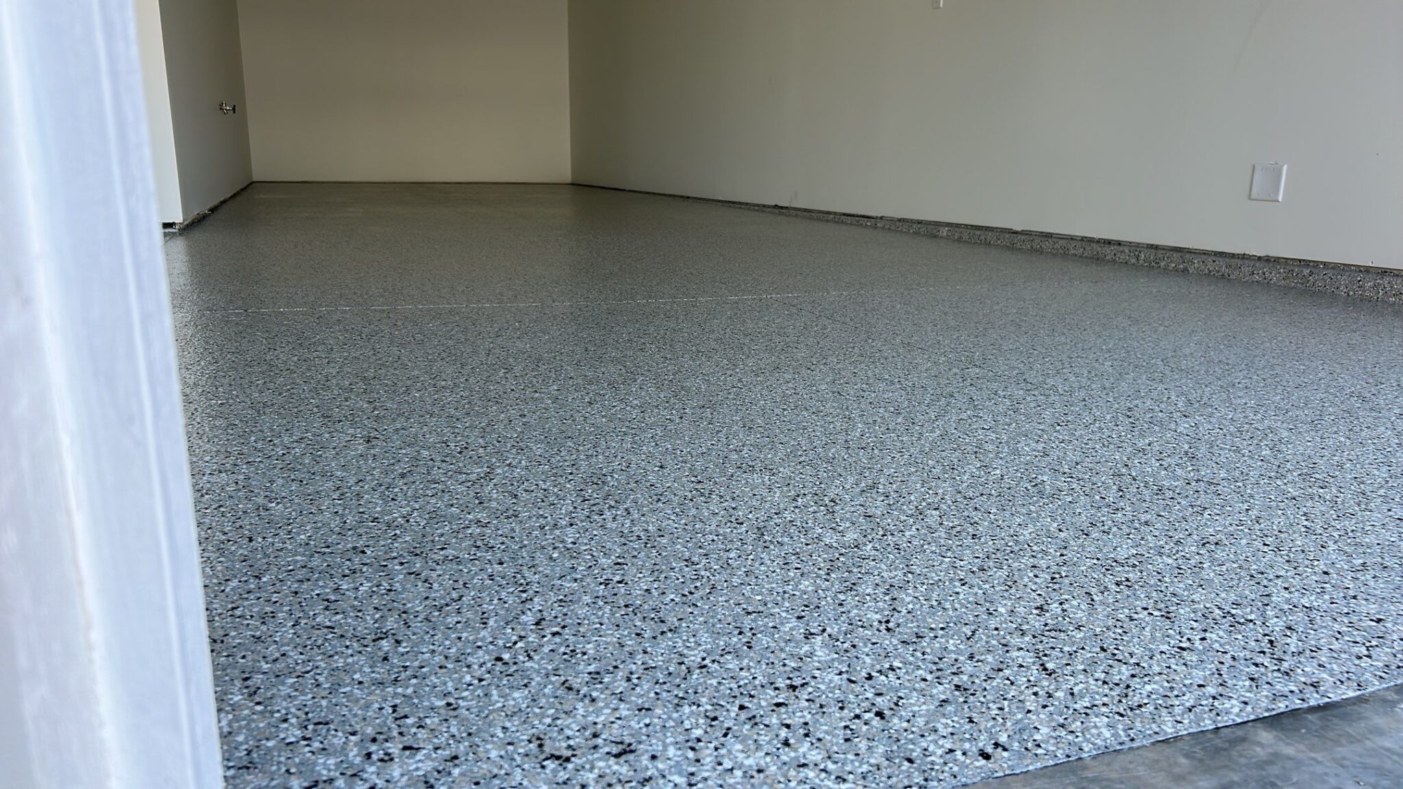 Cabin Fever Flake In Layton, Utah Garage | Solid Garage Floor Coatings ...